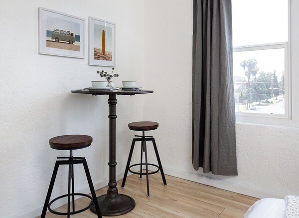 Vibrant Studio Retreat Near Dtla Attractions! - Fashion District - Los Angeles