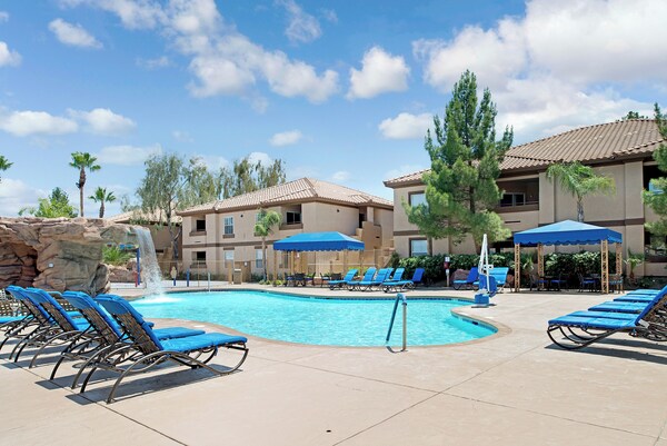 Tranquil Suite W/ Balcony & Pool Access, Ideal For Relaxation After Vegas Nights - Las Vegas Strip, NV