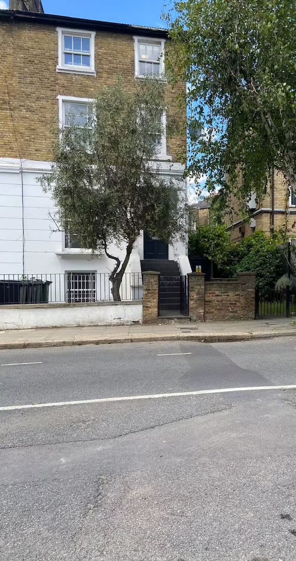 Double Bed En-suite Room With Shared Kitchen, 20 Min To King Cross Station Room4 - King's Cross station - London