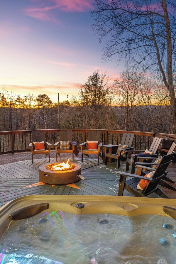 Mountain Mama Cabin Luxury Getaway On Nr Gorge Rim! Hot+cold Tubs\/sauna\/games - Fayetteville, WV