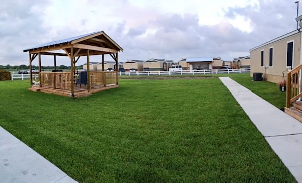 Charming 3 Bed-home Near Surfside -Plenty Of Onsite Amenities - Shy Pond, TX