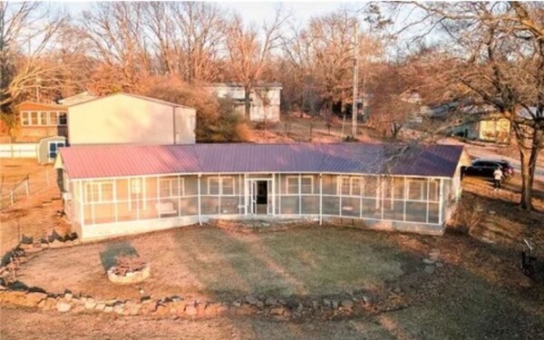 Charming 4-bedroom Cabin With A Great View And Walking Distance To The Water. - Keys, OK