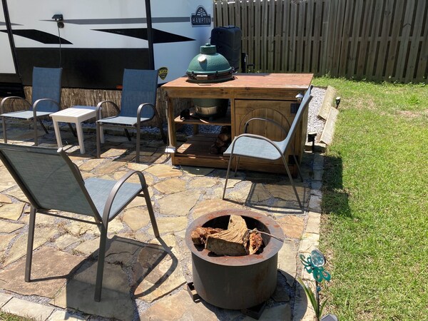 Charming 2-bedroom Rv With Wifi And Ac In Peaceful Silverhill Alabama - Foley, AL