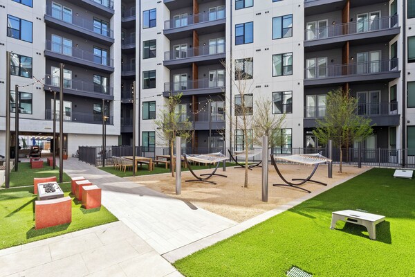 Lux 1br/1b Alongside Q2 & Domain - Cedar Park, TX