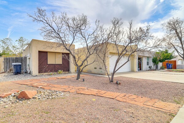 4 Mi To Old Town Plaza: Albuquerque Home W/ Patio - Albuquerque, NM