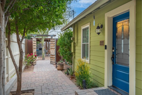 Charming 2-bedroom Cottage In Glendale With Wifi And Ac - Glendale, AZ