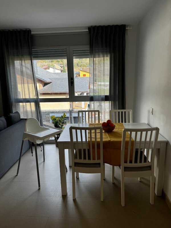 Cálido Apartamento En La Montaña, Con Grandes Rutas De Senderismo Alrededor. - El Pont de Suert