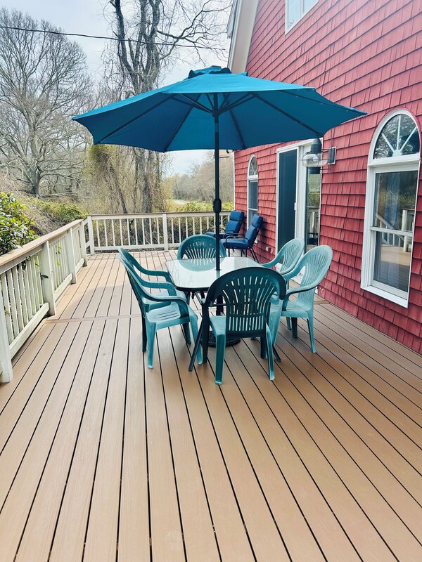 Coastal Comfort On Prudence Island - Warwick, RI