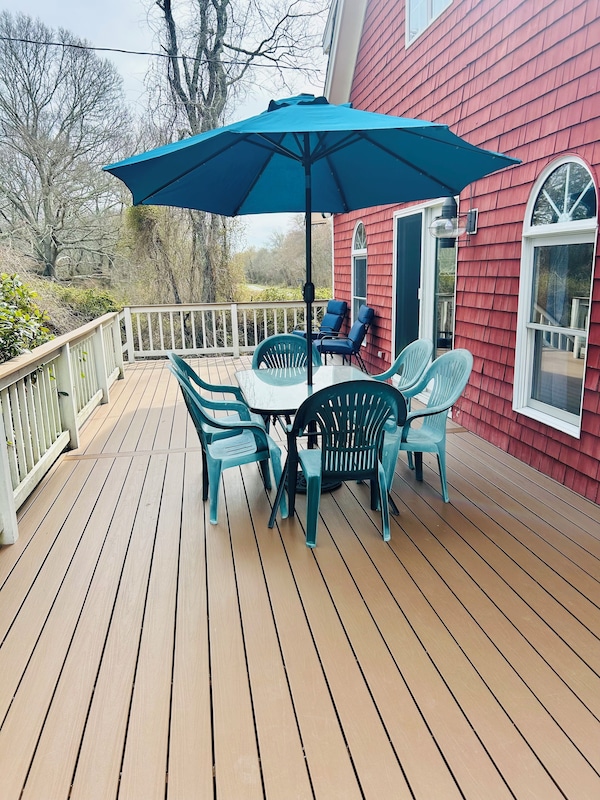Coastal Comfort On Prudence Island - Warwick, RI