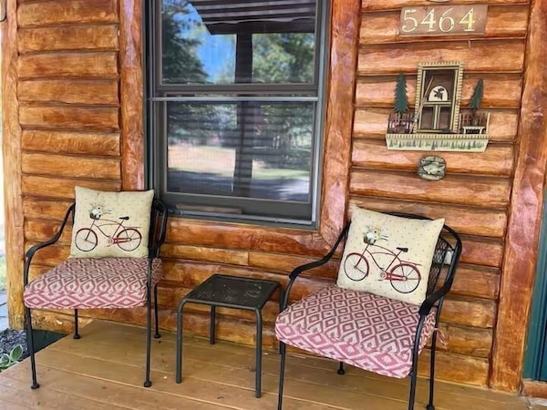 Cabin 5464 - Pond View Log Cabin In Private Resort - Lake Arrowhead, Gaylord