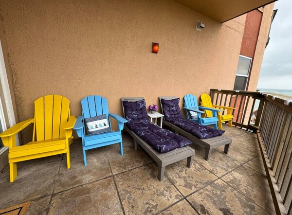 Waterfront,boat Dock, Pool & Hot Tub,grills, 2 Blocks From The Beach. Sleeps 8-9 - Beach Park At Isla Blanca, South Padre Island