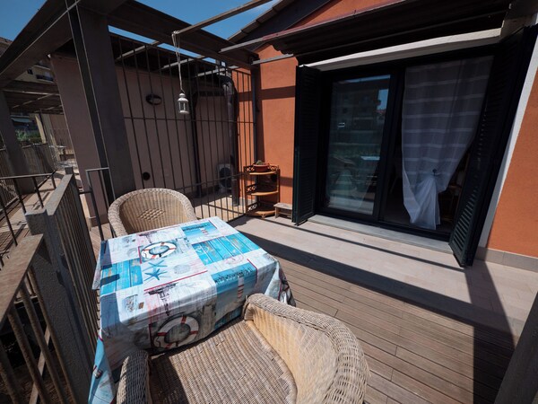Vacation Apartment Just 5 Minutes From The Sea With Private Parking Space - Imperia, Italia