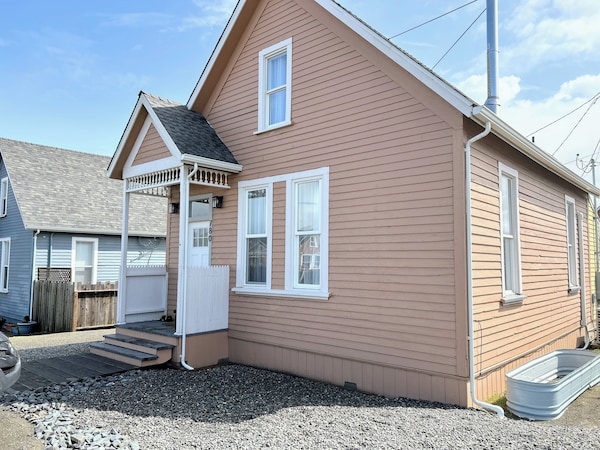 Seaside Retreat In Samoa - Eureka, CA
