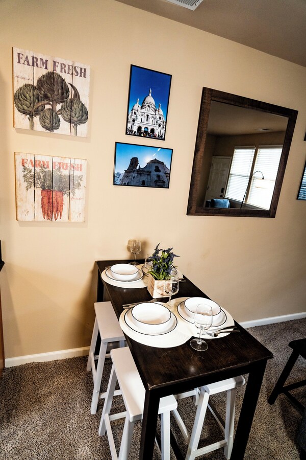 Eat-sleep-stroll-repeat! Walkable Midtown 2br Home - Sparks, NV