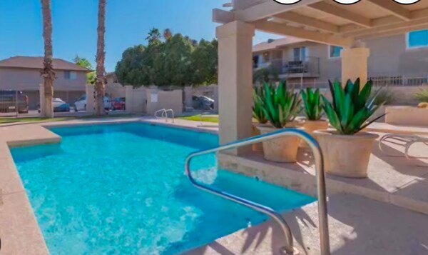 Charming Newly Renovated 2 Bed/2 Bath Condo In Scottsdale - Tempe, AZ