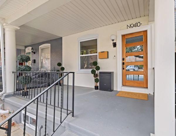 4-bedroom 3.5 Bathrooms Townhome Located Downtown Wilmington, De With W/d! - Aston