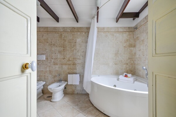 Castriota 19 Jacuzzi Apartment - Lecce Selection - Lecce