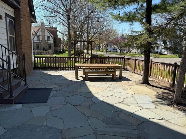 Gorgeous 4 Bedroom House In Burns Park 10 Min Walk To  The Big House! - Ann Arbor, MI