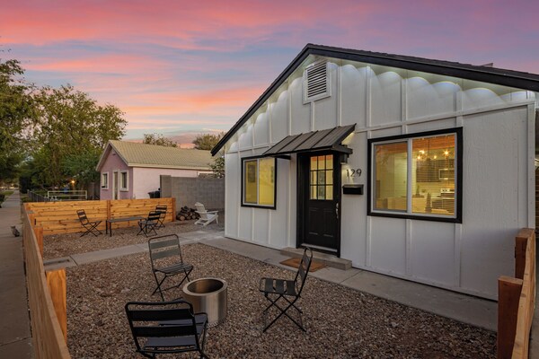 Charming 3-bedroom House In Welcoming Downtown Gilbert With Wifi, Ac - Gilbert, AZ