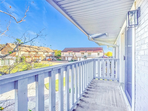 Sea Turtle's Escape - Pet Friendly Beach House - New Smyrna Beach, FL
