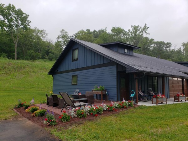 Riverside Retreat Near Town W Sauna, Sleeps 8, Views & Abundant Activities! - Minnesota