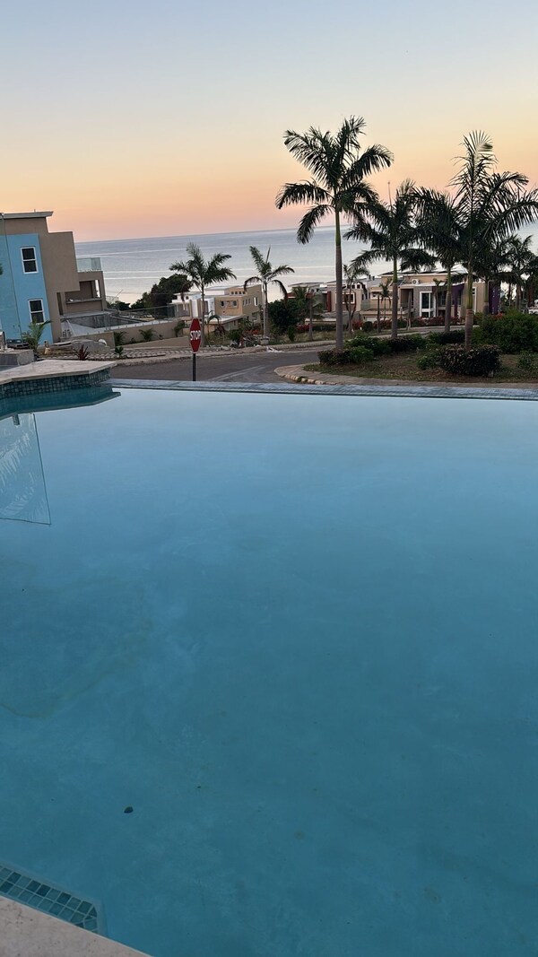 Onelovevilla Is A Charming Ocean View Beach House In New Hope, Westmoreland Ja - Cave