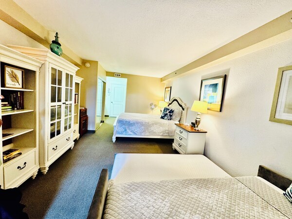 Ocean Front Well Furnished 1-bedroom Condo With Great View! - Ormond Beach, FL