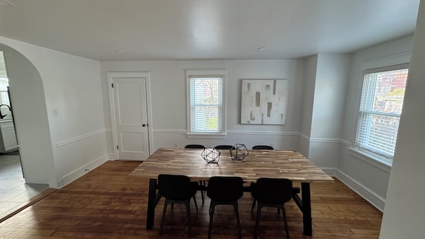 Newly Remodeled Spacious 4-bm House In Phoenixville With Os Parking/ Central, Ac - Malvern, PA