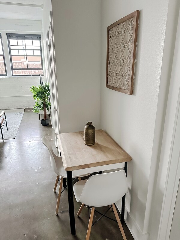 Sleepover: Charming 1bd/1ba + Parking - Wichita - Derby, KS