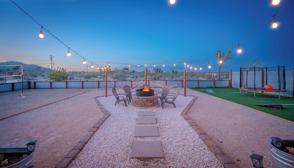 5 Mins To Jtnp/ Pool/ Trampoline/volleyball/games/fire Pit - Joshua Tree, CA