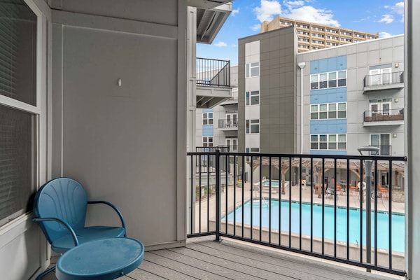 Cozysuites - Penrose On Mass With Pool & Parking #7 - Christian Park Indianapolis