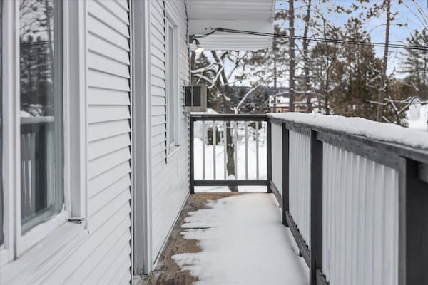 Mountain View Apartment: Minutes To Skiing, Food! - Stowe, VT