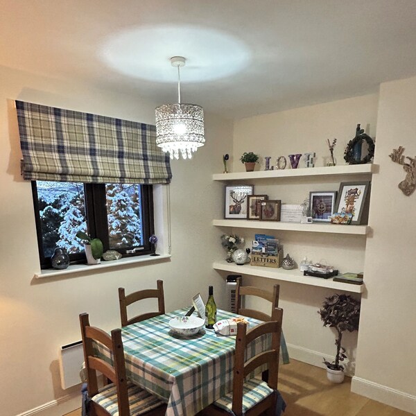 Cosy Cottage In A Lovely Setting Of Tomintoul With Panoramic Views Of The Hills - Aberdeenshire