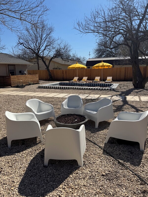New Listing Special! Heated Pool, 5 Beds, 3min To Main - Fredericksburg, TX