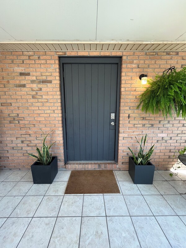Spacious Home/ 3 Min Npr Dawntown. - New Port Richey, FL