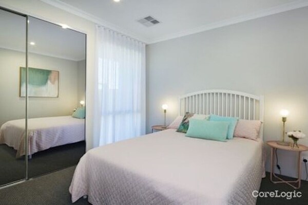 Cosy Luxury Bedroom In Serenity - Greenmount