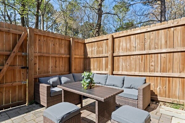 Upscale|dog Friendly|pnc|nc State|fenton - Raleigh, NC