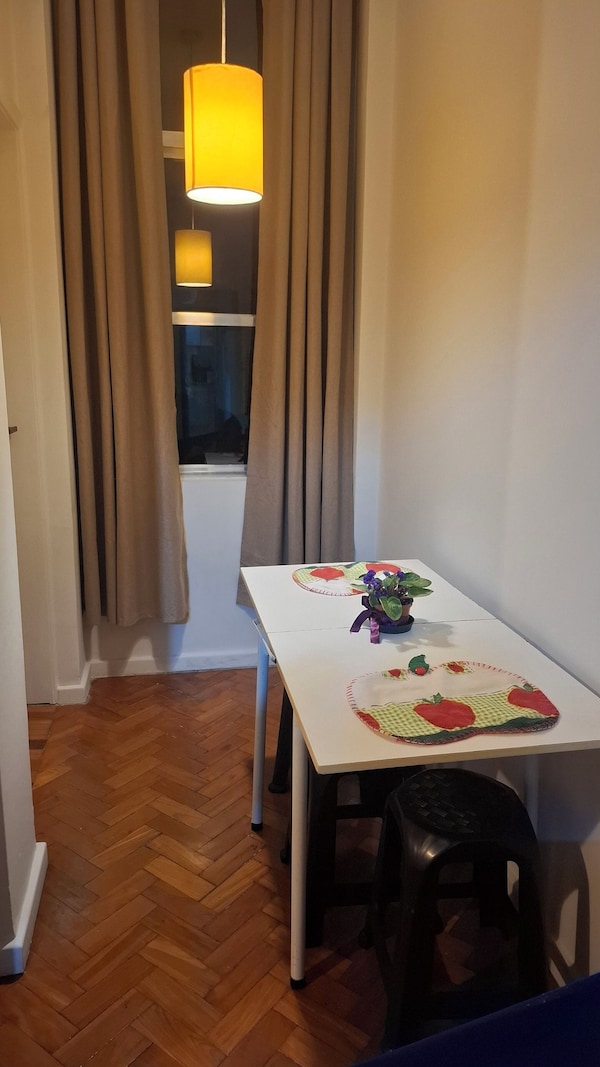 2-bedroom Apart In Copacabana Rio: Wifi, Ac, Beach 9 Min, Market, Laundry, Metro - Rio de Janeiro