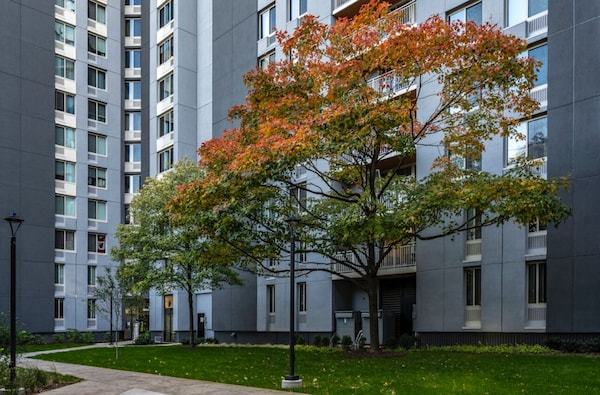 Charming 1-bedroom Apartment In Manhattan - Woodside - Queens NY