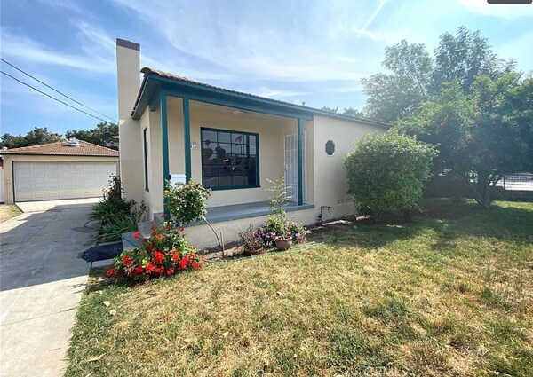Home In Riverside - Jurupa Valley, CA