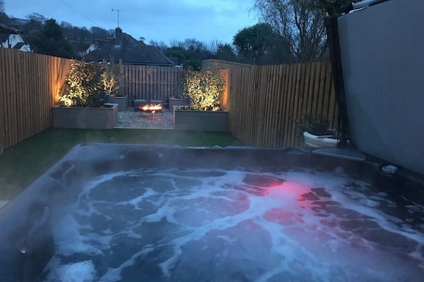 Relaxed Luxury By The Sea With Hot Tub! - Hythe