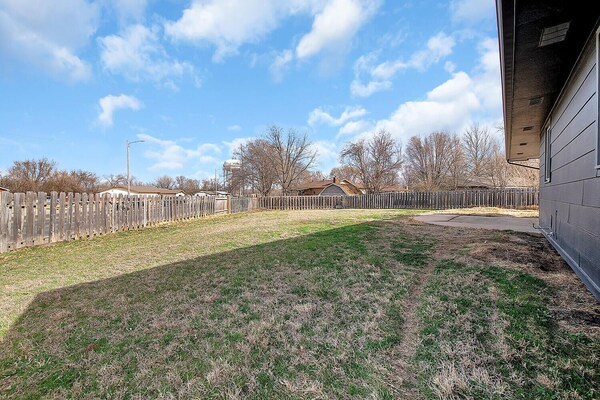 4-bedroom House In Fabulous Derby With Wifi, Ac. Enjoy Your Stay - Kansas Star Casino