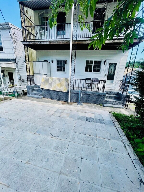 Spacious 5-bedroom Apartment In Charming Ashland With Wifi - Pottsville, PA