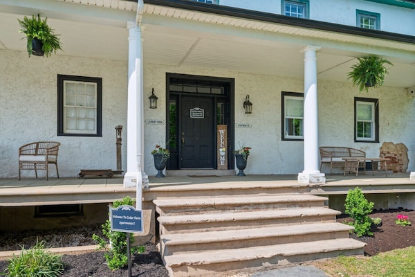 Hayloft:countryside Suite At Cedar Equestrian Farm - William Penn State Forest, Nottingham