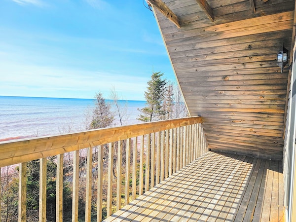 Castle Black A Charming Ocean View 3-bedroom Cottage In Kildare Pei - Prince Edward Island