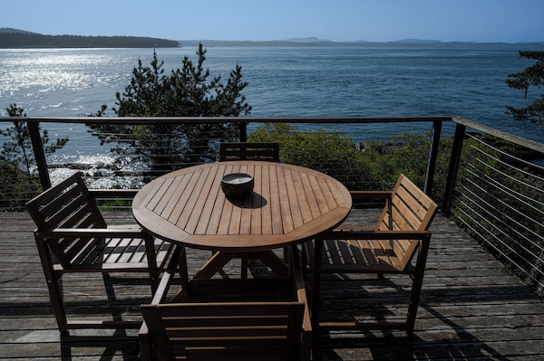 Peaceful Waterfront Cabin On Lopez Island - San Juan Islands, WA