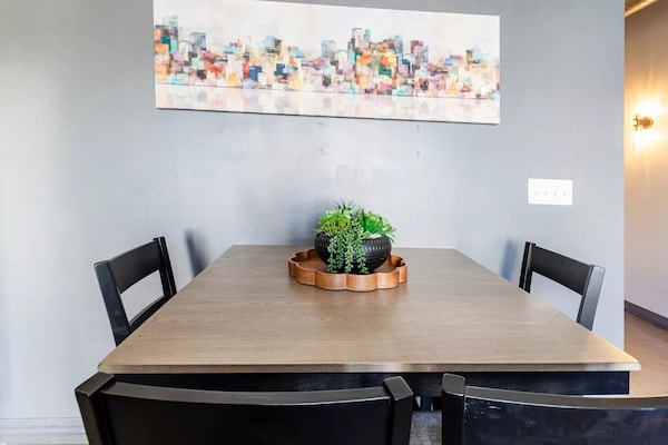 Metro-chic Condo Downtown Dallas - 댈러스