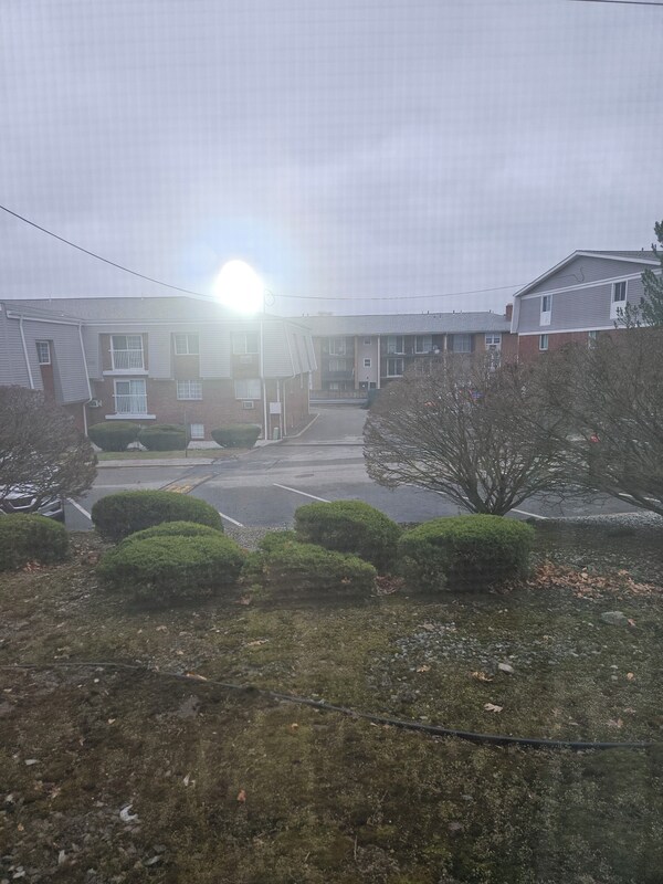 Un-wine 1-bedroom Condo With Wifi, Ac In Lovely North Providence - Rhode Island