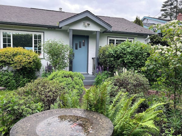 Family Cottage @ Horner Park - Victoria