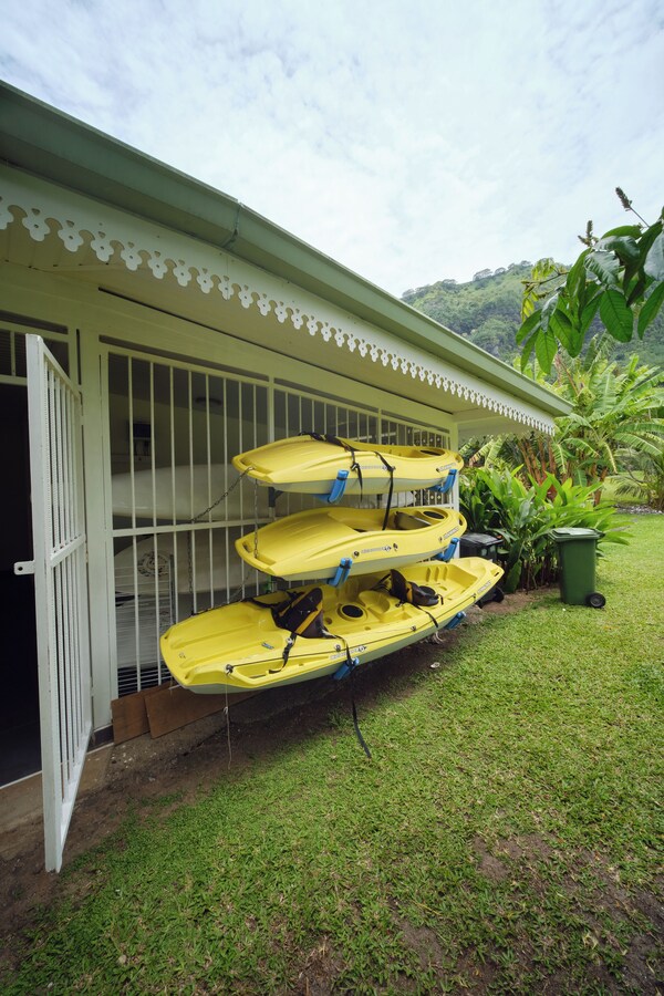 Moorea, Opunohu Bay Villa By The Sea - French Polynesia